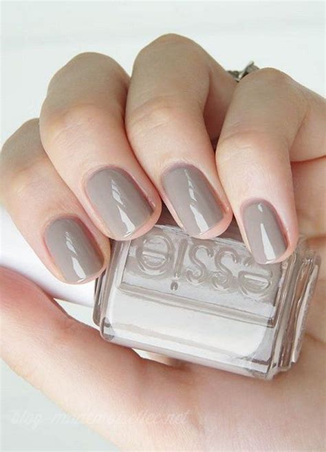 uñas color nude de un solo tono Nails Nail polish Pretty nails