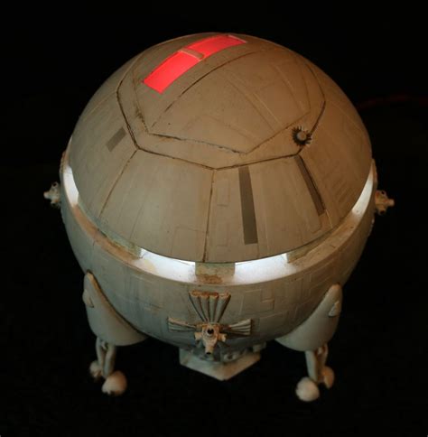 2001 A Space Odyssey Aurora Moon Bus Plastic Model Kit Moebius