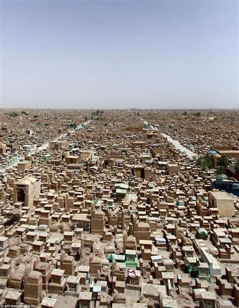 Wadi Al Salam O Antigo Cemit Rio Isl Mico No Iraque