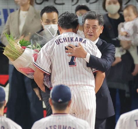【ヤクルト】内川、坂口、嶋の引退セレモニー 工藤公康氏、近藤一樹、田中将大がサプライズ登場 スポーツ報知