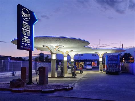 10000 Best Gas Station Images On Pholder Liminal Space Abandoned