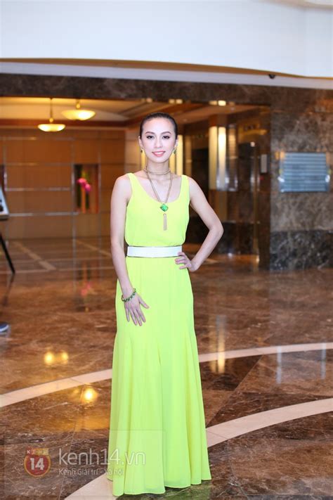 Hoa Hậu Hương Giang Xuất Hiện Rạng Rỡ Sau Scandal Dùng Túi Rởm