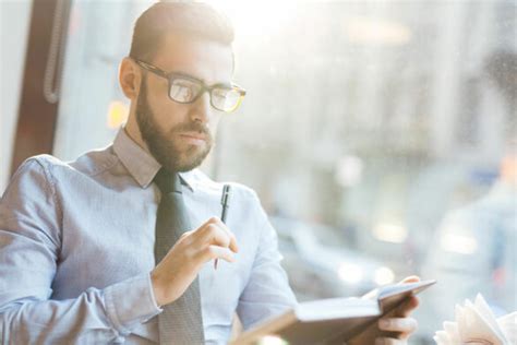 What Does Strive Mean Understanding The Meaning And Usage Distrakt Art