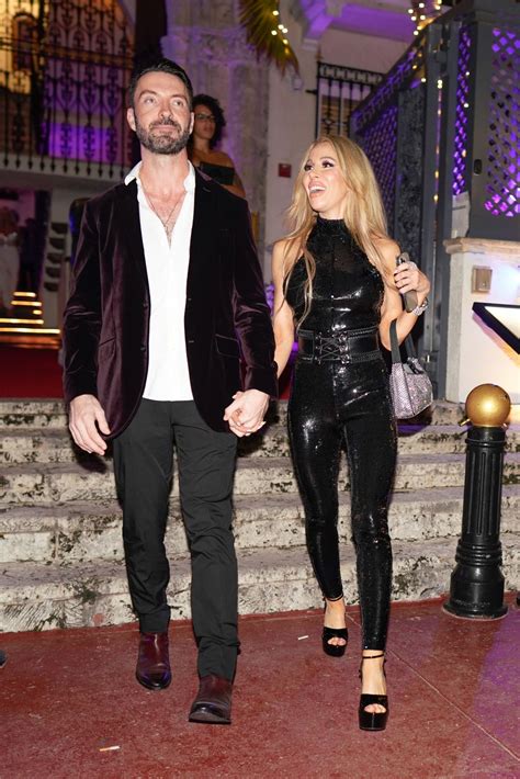 Lisa Hochstein Leaves Versace Mansion In Miami Beach 01 01 2022
