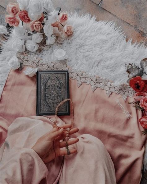 عکس دختر با قران برای پروفایل ️ جدید و خاص