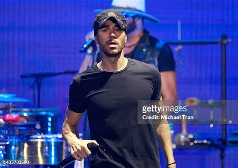 Enrique Iglesias Performs Onstage At The 2022 Iheartradio Fiesta