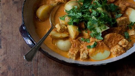 Tempeh Curry With Cauliflower And Potatoes Tempeh Curry With Cauliflower And Potatoes