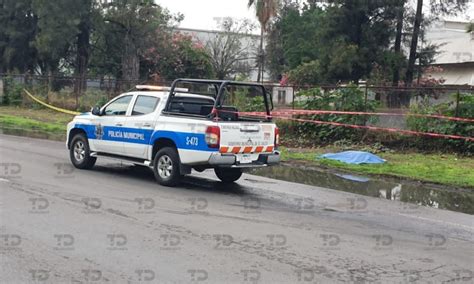 Cuerpo De Hombre Atropellado Es Abandonado Sobre La Banqueta En Jalisco