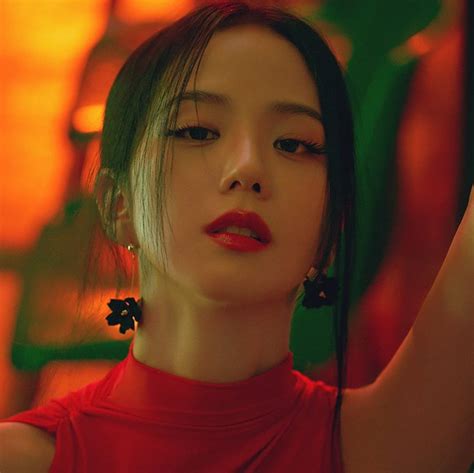 Jisoo Streaming On Twitter Jisoo S Flower Music Video Is On Youtube