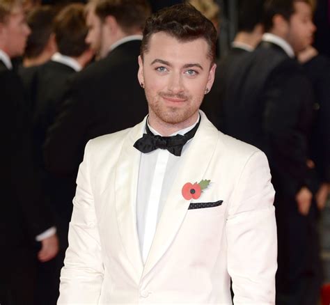 Сэм Смит признался что ему не нравится исполнять песню из Бондианы