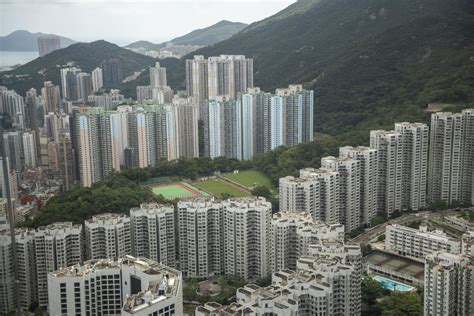 《施政報告》李家超：即日起住宅額外印花稅禁售期由3年減至2年 買家印花稅及新住宅印花稅同減半至75