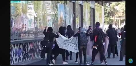 Video Desde Puebla Grupos Radicales Pintarrajean Instalaciones De Ruta
