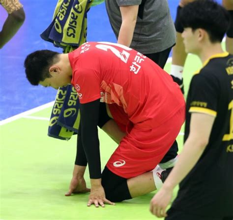 김정호 한국전력전 1세트 발목 부상 Kb손해보험 걱정되네