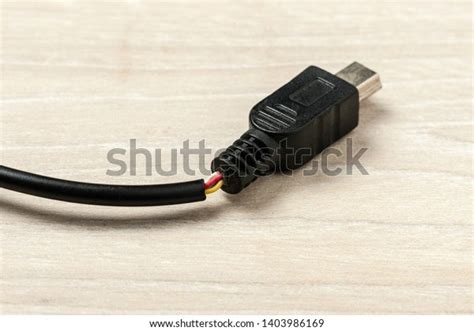 1 511 Broken Usb Cable Images Stock Photos Vectors Shutterstock