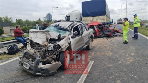 Choque en cadena en el Acceso Oeste dejó vehículos destrozados y