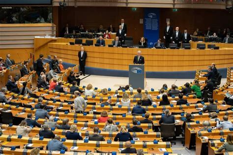 Европейские учёные обратились к ЕП с требованием начать переговоры по