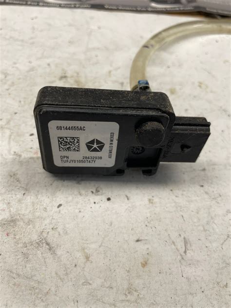 Chrysler 200 Occupancy Sensor Part 68144655ac