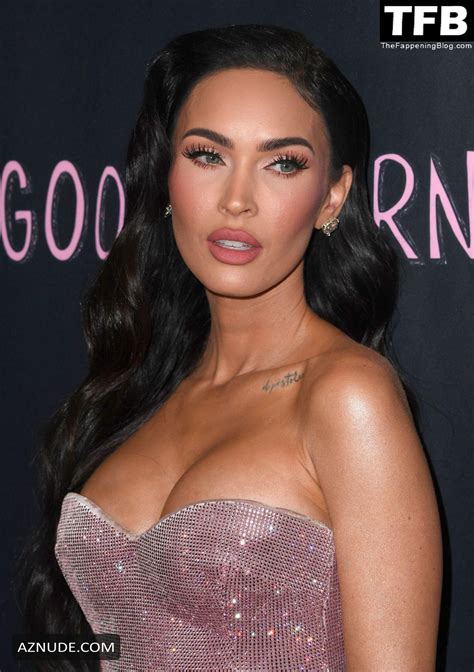 Megan Fox Sexy Seen Flaunting Her Big Boobs At The Premiere Of Good