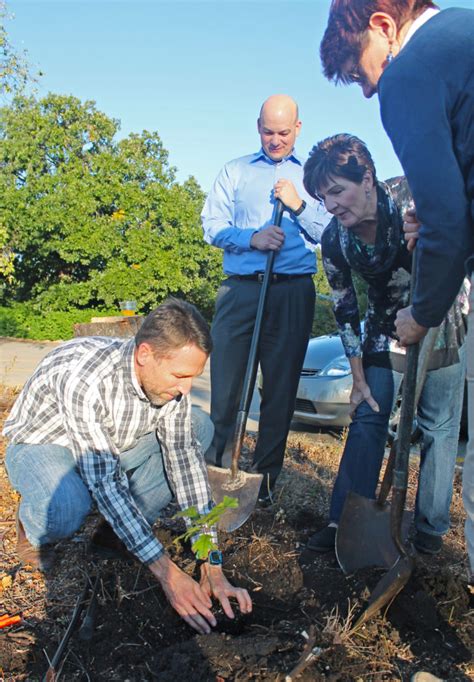Planting Trees When Visions Become Legacies Dyck Arboretum