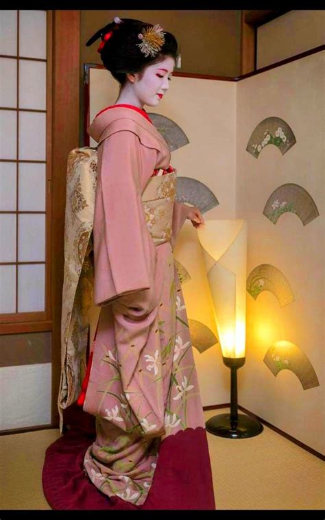 Pin By Poussière Dimaginaire On Geishas Japanese Geisha Kimono