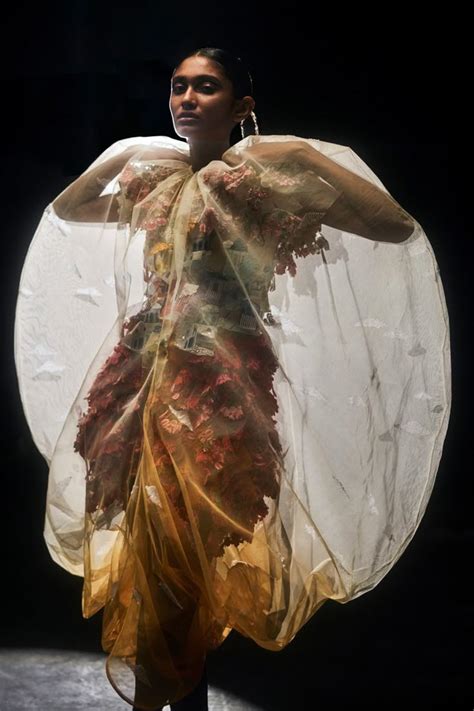 Pin By Kat On Fashion Couture Fashion Botanical Fashion Couture