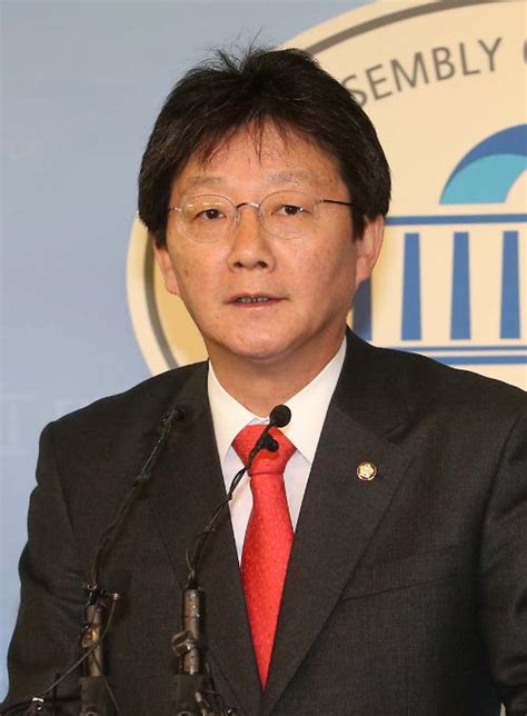 유승민 새 원내대표 과감한 인적쇄신돼야연금개혁 매달려볼 것 아주경제
