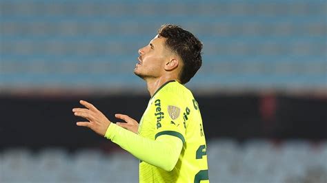 Com Dois De Veiga Palmeiras Goleia Liverpool Uru E Encaminha Vaga às