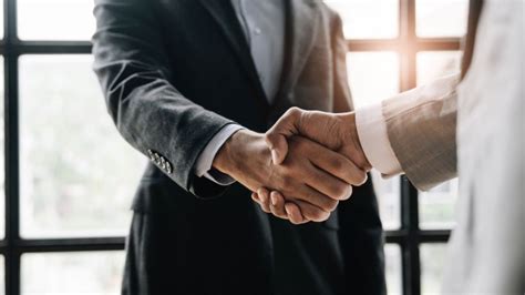 Uscellular Pushes For 4 4b T Mobile Merger Amid Struggles With