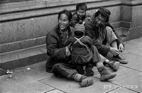 1940年代，上海滩的流浪者、乞讨者。 知乎