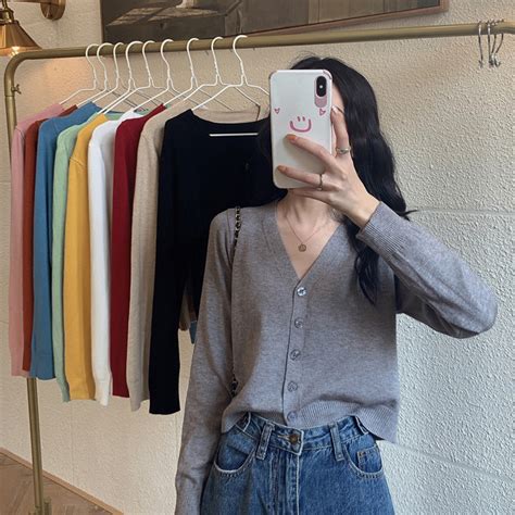 위켄드블루 슬림핏 데일리 브이넥 가디건 청순 슬렌더 베이직 기본템 가을 자켓 이너 스탠다드핏 페미닌 캐주얼 꾸안꾸
