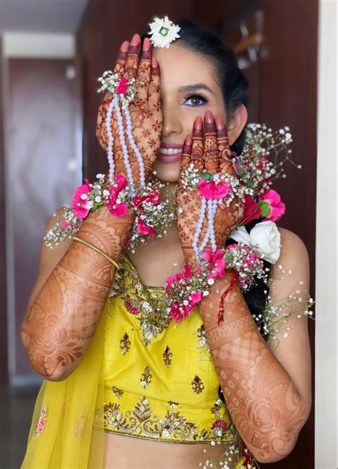 Haldi Makeup Hair Styles Makeup Looks Floral Jewellery