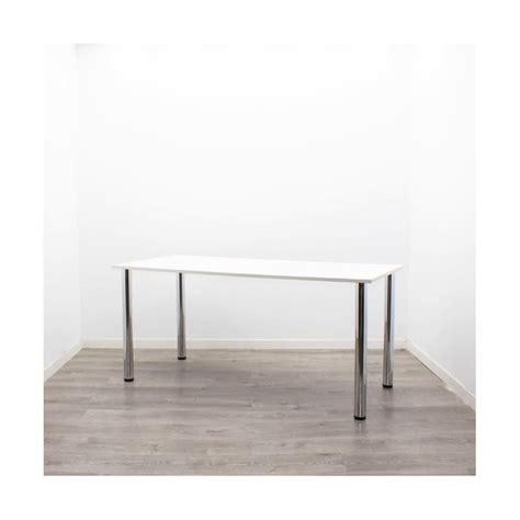 Mesa operativa con patas cilíndricas cromadas Mercaoficina