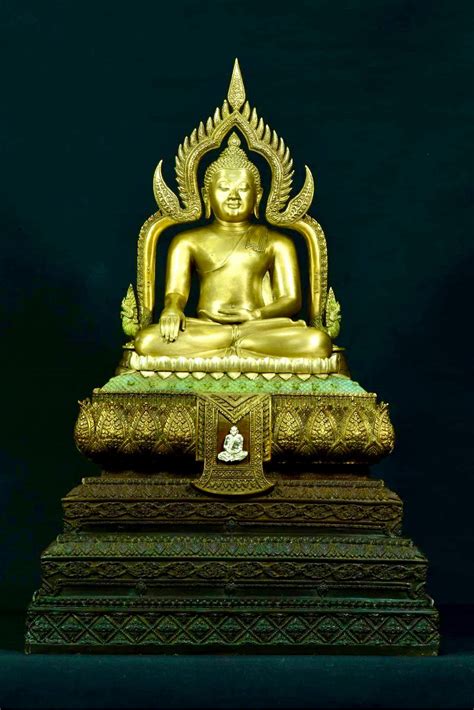 ️ พระบูชา หลวงพ่อเพชร พิจิตร • ขนาด 7 เงิน เพชร พิจิตร Facebook
