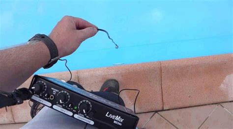 Comment détecter une fuite deau en toiture terrasse et piscine