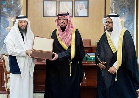 سمو نائب أمير الحدود الشمالية يستقبل النحال اليامي الحاصل على إحدى
