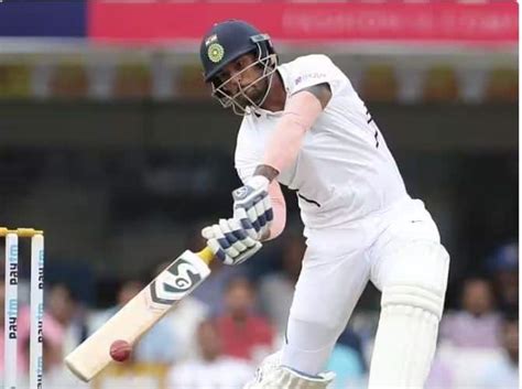 Ind Vs Aus Umesh Yadav Equals Virat Kohlis Sixes Record In Test Cricket