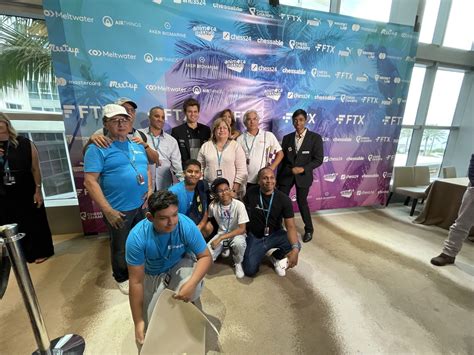 so i finally looked at our group picture and... - Chess Forums - Chess.com
