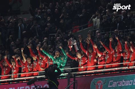 Photo Gallery บรรยากาศแห่งความสุข ลิเวอร์พูล ฉลองแชมป์ลีก คัพ สมัยที่ 10