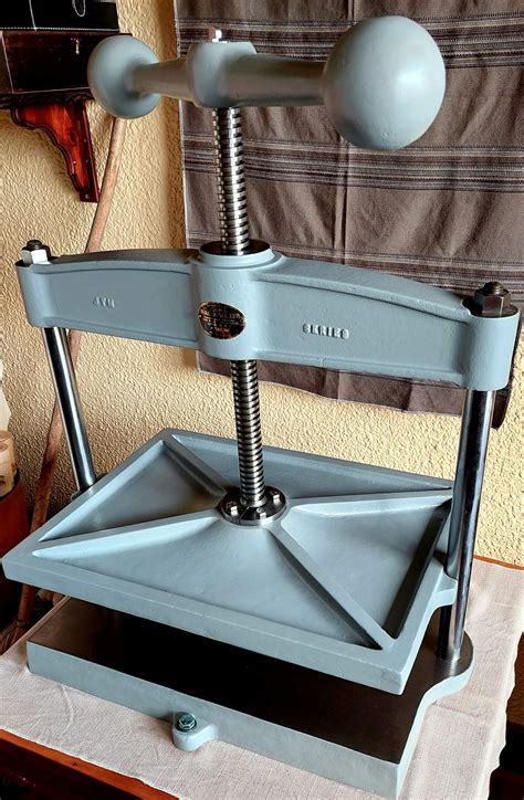 About Lifetime Bookbinding