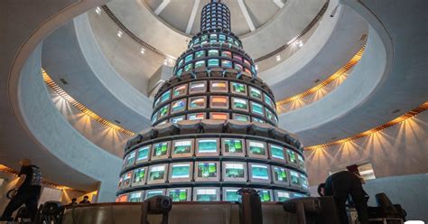 삼성전자와 38년 인연 백남준 다다익선 Tv탑 부활