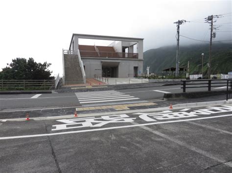 八丈島 底土港そこどこう船客待合所