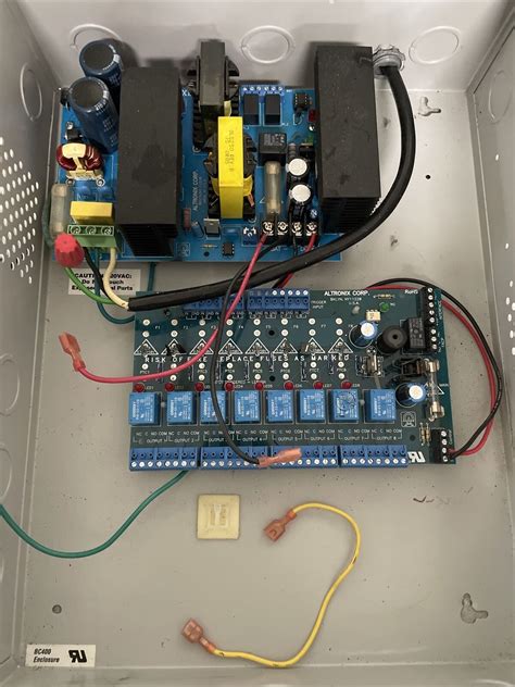 Altronix Access Power Controller Power Supplycharger 8 Fused Relay