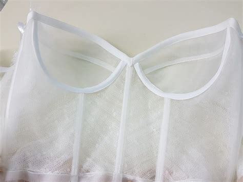 Pin Di Esmeralda Carreon Su Bustier Modello Corsetto Vestiti Corsetti