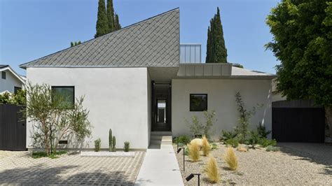 The Ladg Upends Traditional Organisation For La Bungalow Remodel