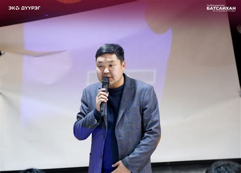 Харах өнцгөө өөрчилье сургалтыг дүүргийн Ерөнхий боловсролын сургуулиудын ахлах ангийн 5000