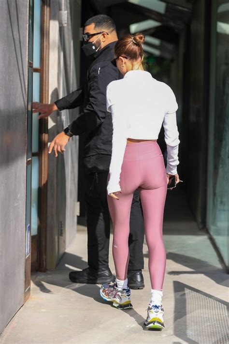 Hailey Bieber Cameltoe In Tight Leggings Photos The Fappening