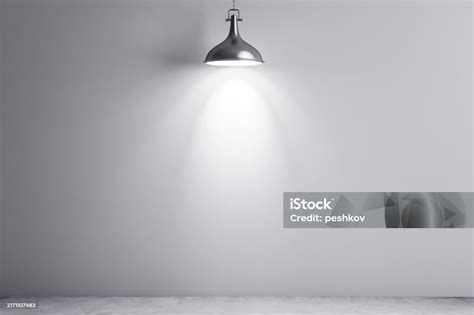 텅 빈 방의 회색 벽에 스포트라이트를 비춥니다 3d 렌더링 벽에 대한 스톡 사진 및 기타 이미지 벽 스포트라이트 0명 Istock