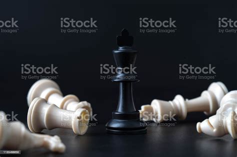 아이디어와 경쟁 및 전략 비즈니스 성공을 위한 체스 보드 게임 개념에 대한 스톡 사진 및 기타 이미지 개념 개념과 주제 검은색 Istock