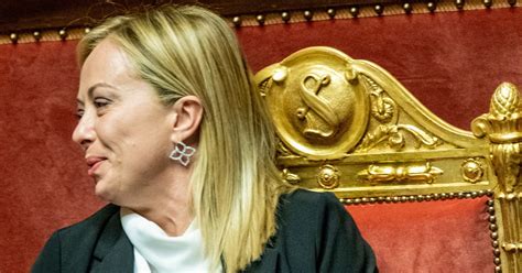 Senato Giorgia Meloni incassa la fiducia con 115 sì tetto al contante