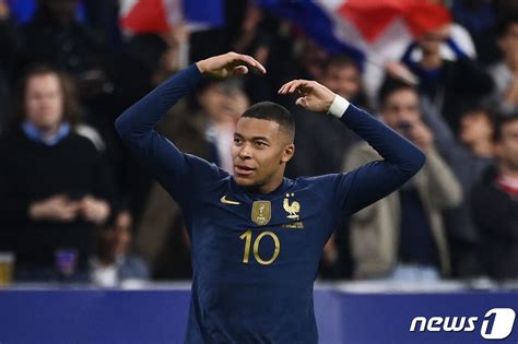 [월드컵] 카타르 골든슈 주인은…케인 2연패 겨냥 음바페‧네이마 도전